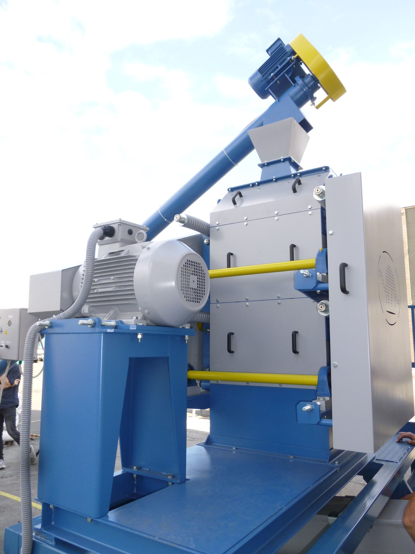 PHOTO OF THE SOYBEAN PROCESSING LINES